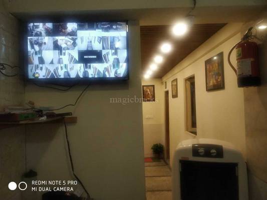 PG in Dwarka Mor, New Delhi - Boys & Girls Paying Guest in Dwarka Mor