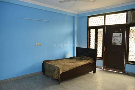 Rent Studio Apartment in Phase 1 Model Town, New Delhi Model Town Metro ...