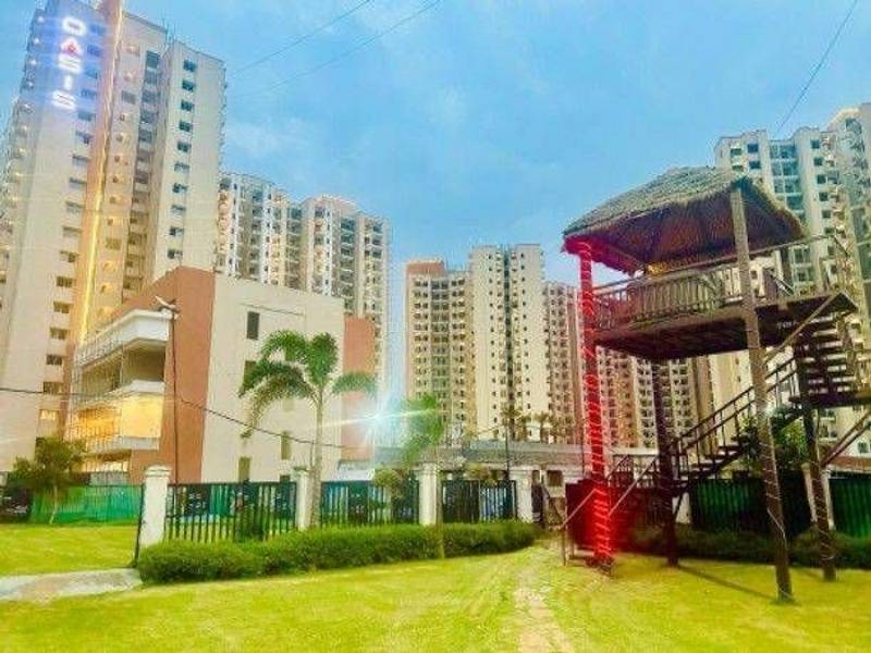 Oasis Grandstand in Yamuna Expressway, Greater Noida: Price, Brochure ...