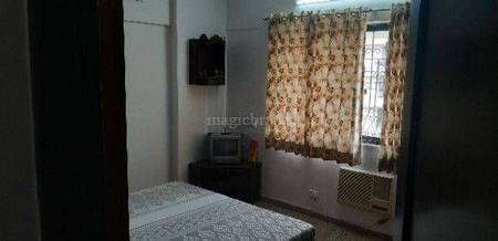Rent 2 BHK Builder Floor Apartment in Goregaon East, Mumbai - 900 Sq-ft | Posted by Owner