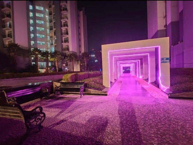 Omaxe Grand Tower in Sector 93B , Noida: Price, Brochure, Floor Plan ...
