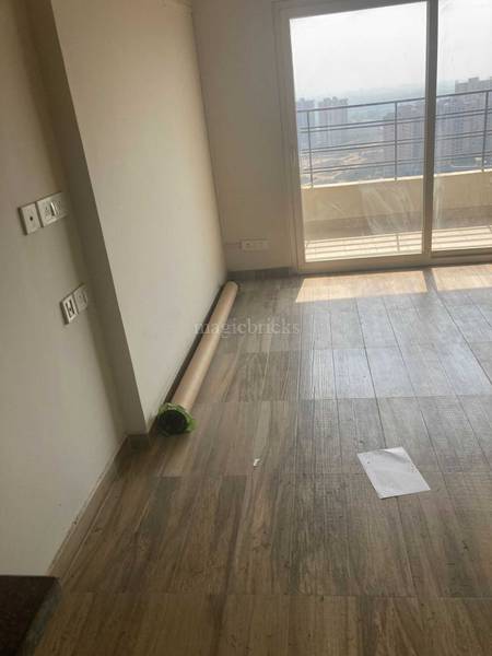 Paramount Golf Foreste Pine Tower in Zeta, Greater Noida: Price ...