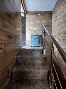 Rent 1 BHK Builder Floor Apartment in sector 25 rohini, New Delhi - 650 ...