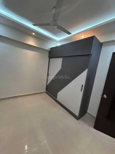 Rent 2 BHK Flat/Apartment in Signature Global Infinity Mall Sector 36 ...