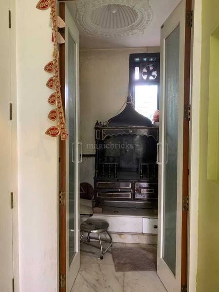 2 BHK Flat/Apartment for Sale in Vile Parle East, Mumbai - 922 Sq-ft